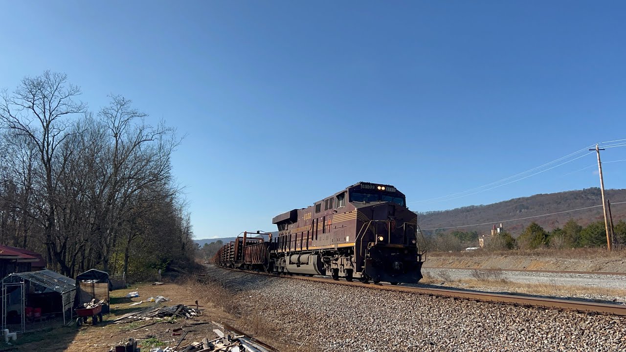 Solo Pennsylvania Heritage NS 8102 Leads Rail Train 933-17 on 11/18/23 ...