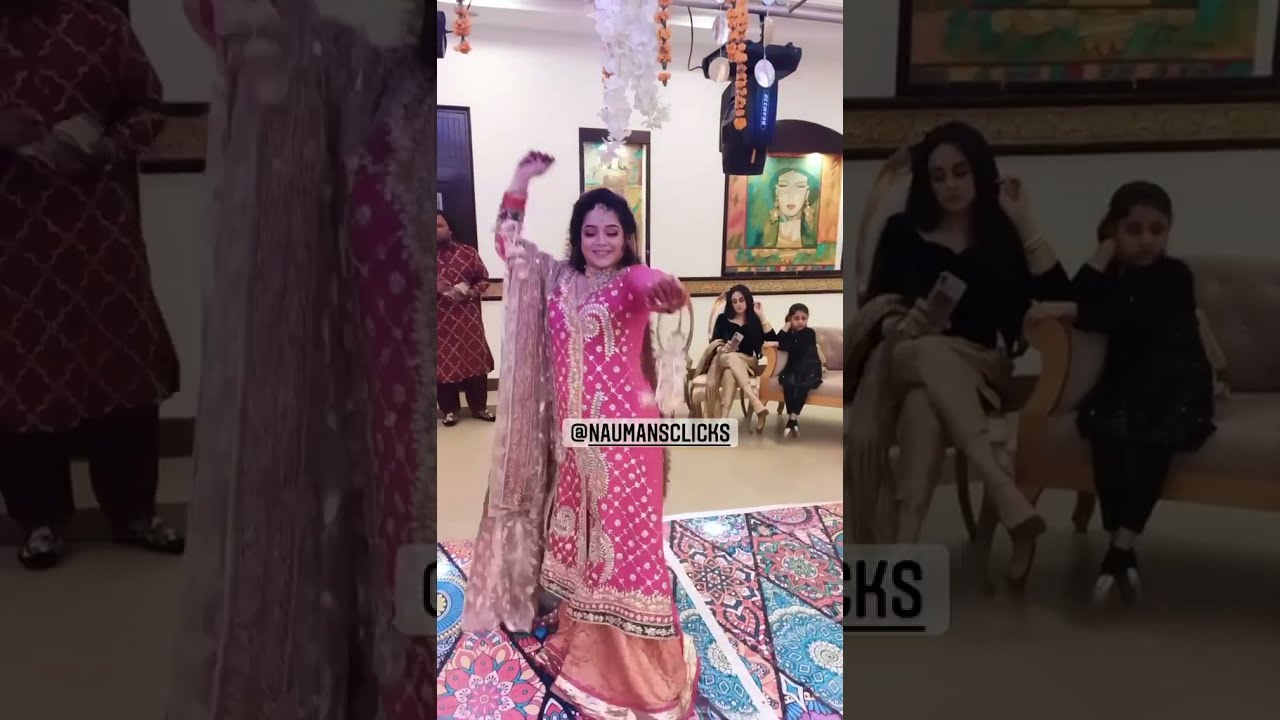 Desan da raja Bride dance | dance video | mehndi dance - YouTube