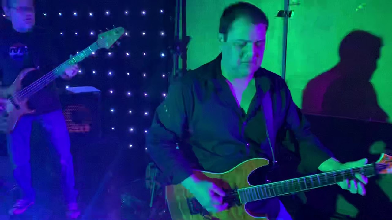 SHIPWRECKED with Khai - Chain of Fools (Little Caesar/Cover) - YouTube