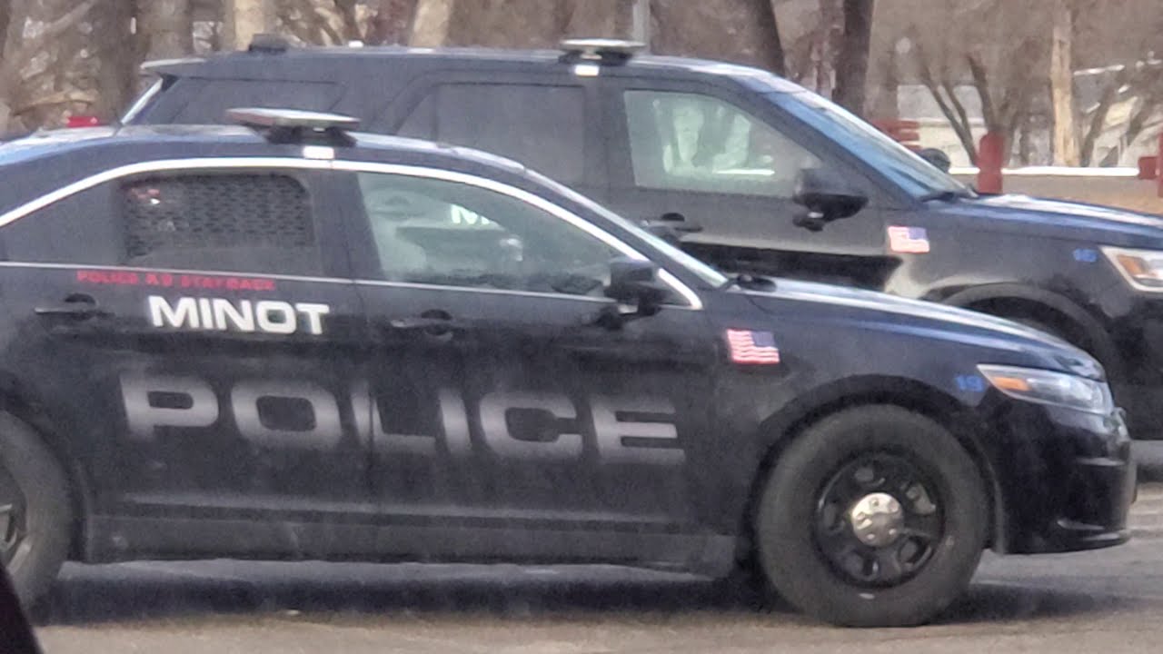 Minot,ND 12/16/2020 Minot pd code 5 stop - YouTube