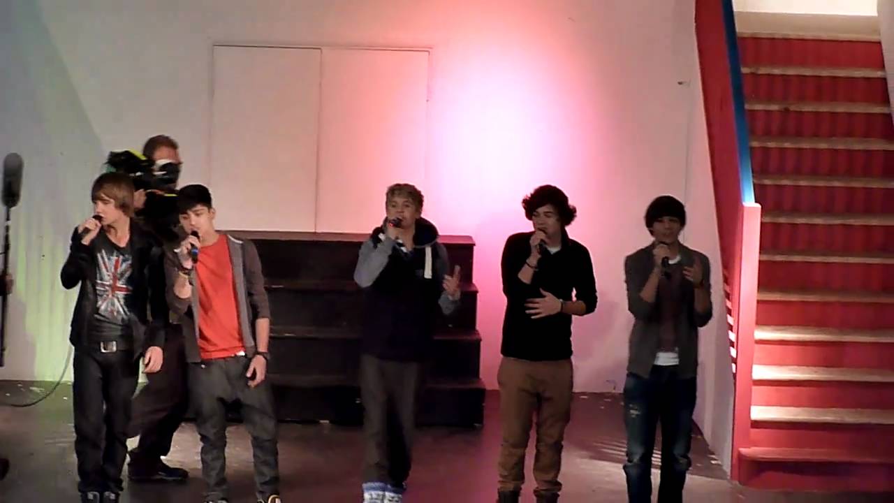 One Direction - Chasing Cars - YouTube