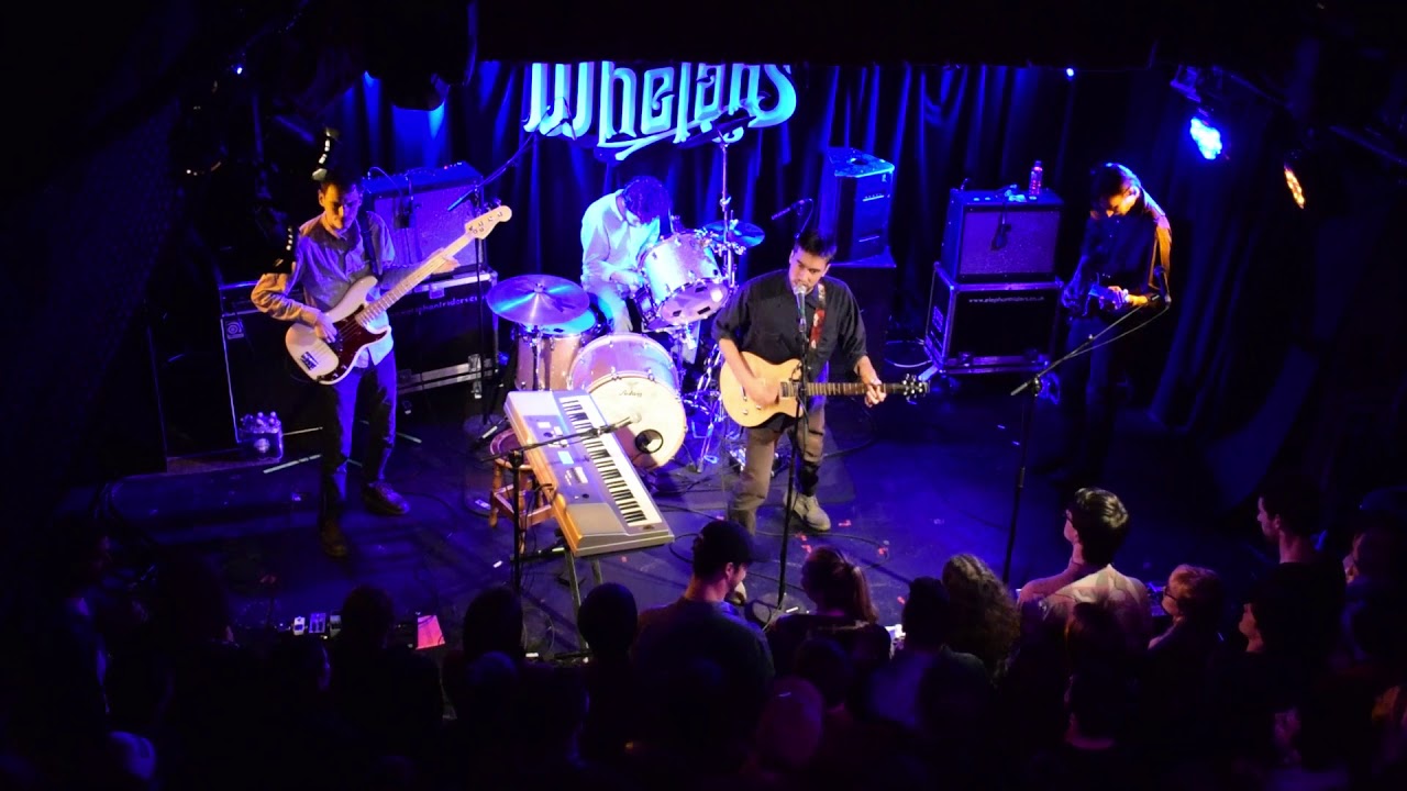 (Sandy) Alex G - "Kute" (Live @ Whelan's, Dublin) - YouTube