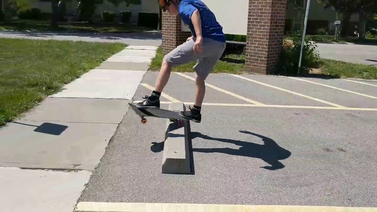 Skating a parking block - YouTube