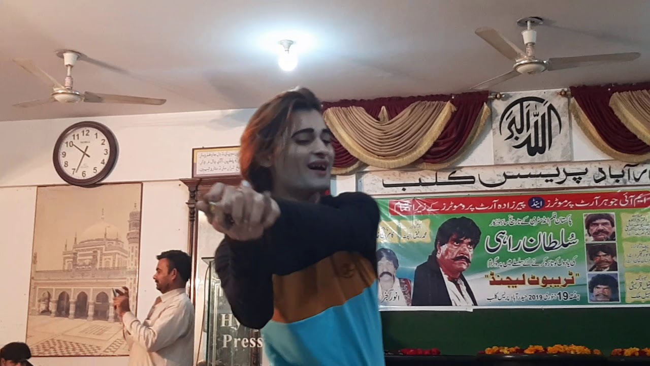 Moon jani abhi to me jawan ho - YouTube