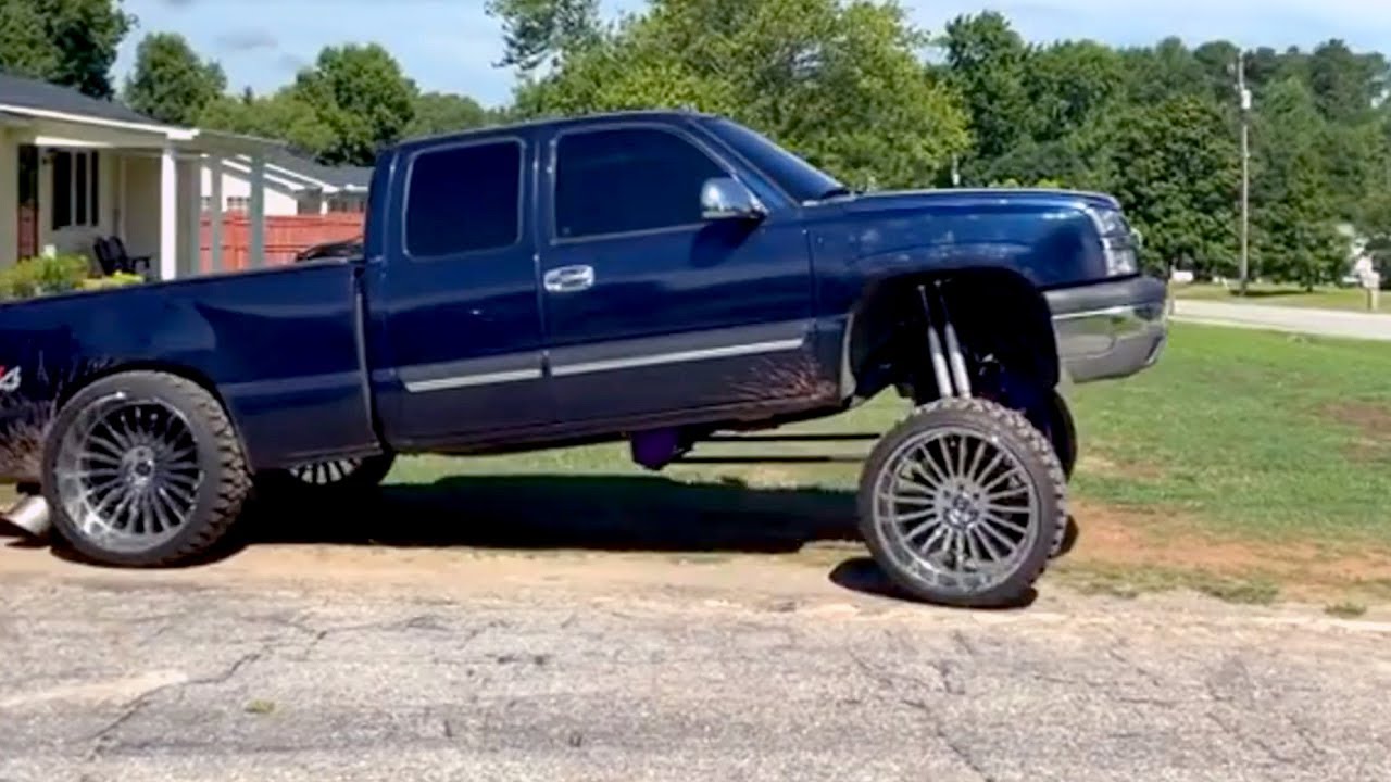 RAW Squat Trucks on the Highway | Clapped Lifted Trucks With Loud ...