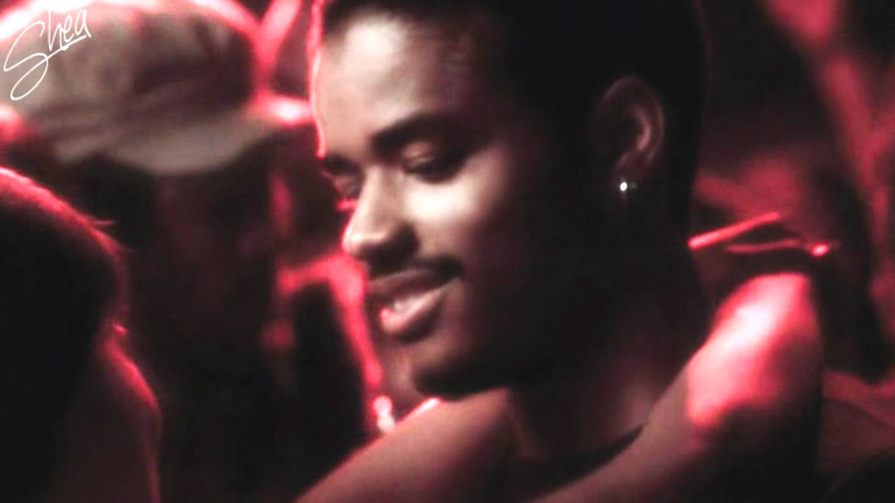 Love Jones Interlude | I Am Looking At Music - YouTube