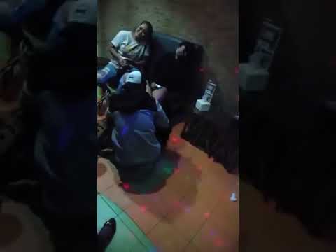 VIRAL... CEWEK MABUK DI TEMPAT KARAOKE MALAH DI OBOK OBOK - YouTube