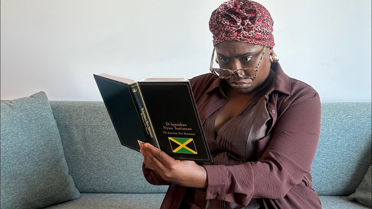 Sister Aunty Reads from the Jamaican New Testament Bible: Jiizas Baan ...