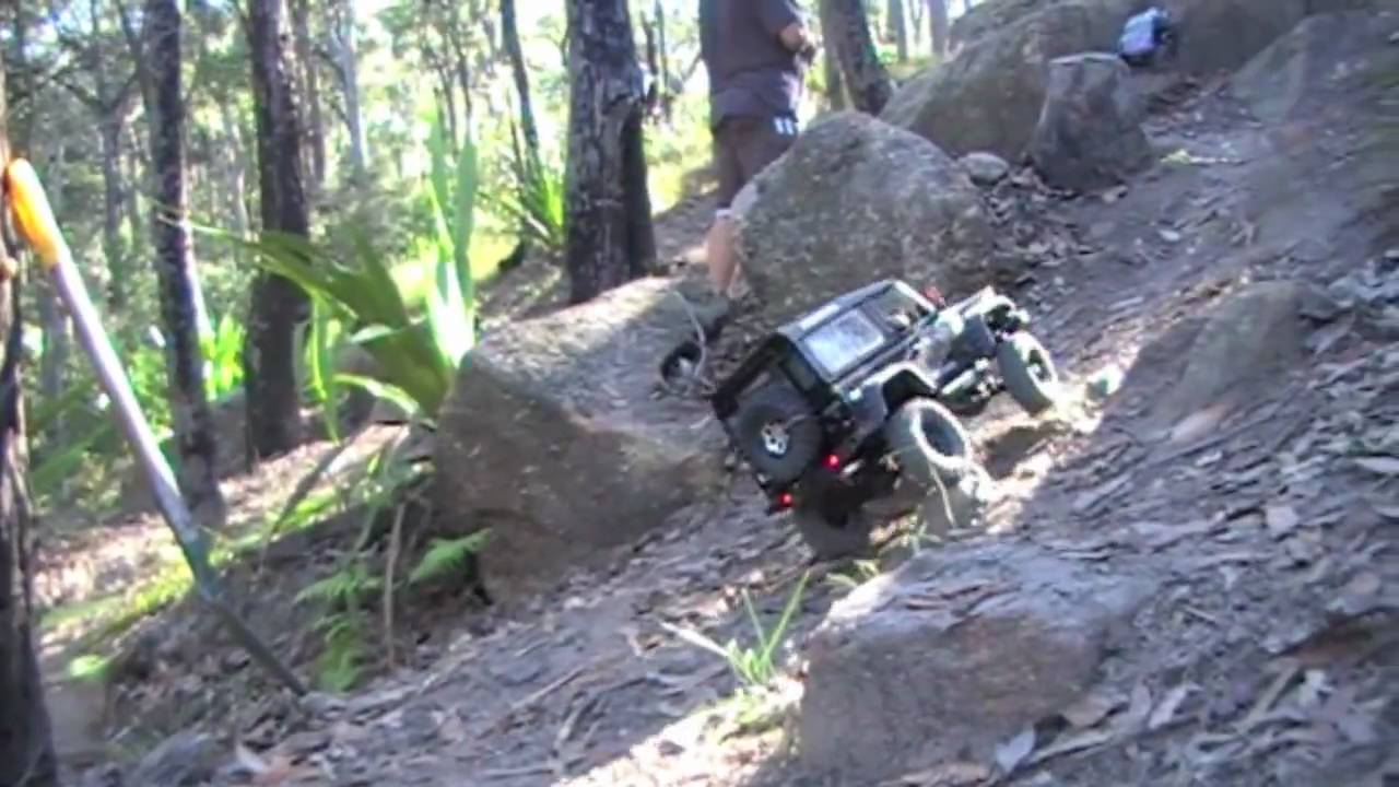 Axial SCX10 Land Rover Defender 90 - YouTube