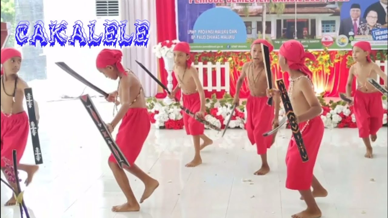 CAKALELE TARI PERANG || Oleh Siswa Sekolah Dasar Maluku-Tengah. - YouTube