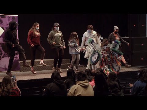 Indigenous high school students tour Lakehead University - TBNewsWatch.com