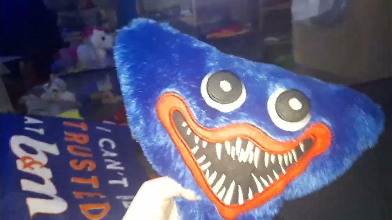 official poppy playtime phatmojo 32'inch huggy wuggy plush review - YouTube