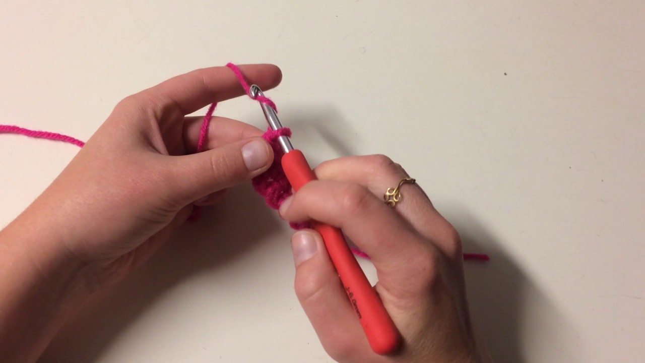 (CH1, turn) How to chain one and turn - YouTube