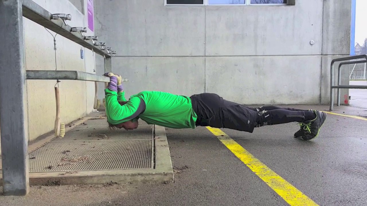 Reverse T-BAR Dips - YouTube