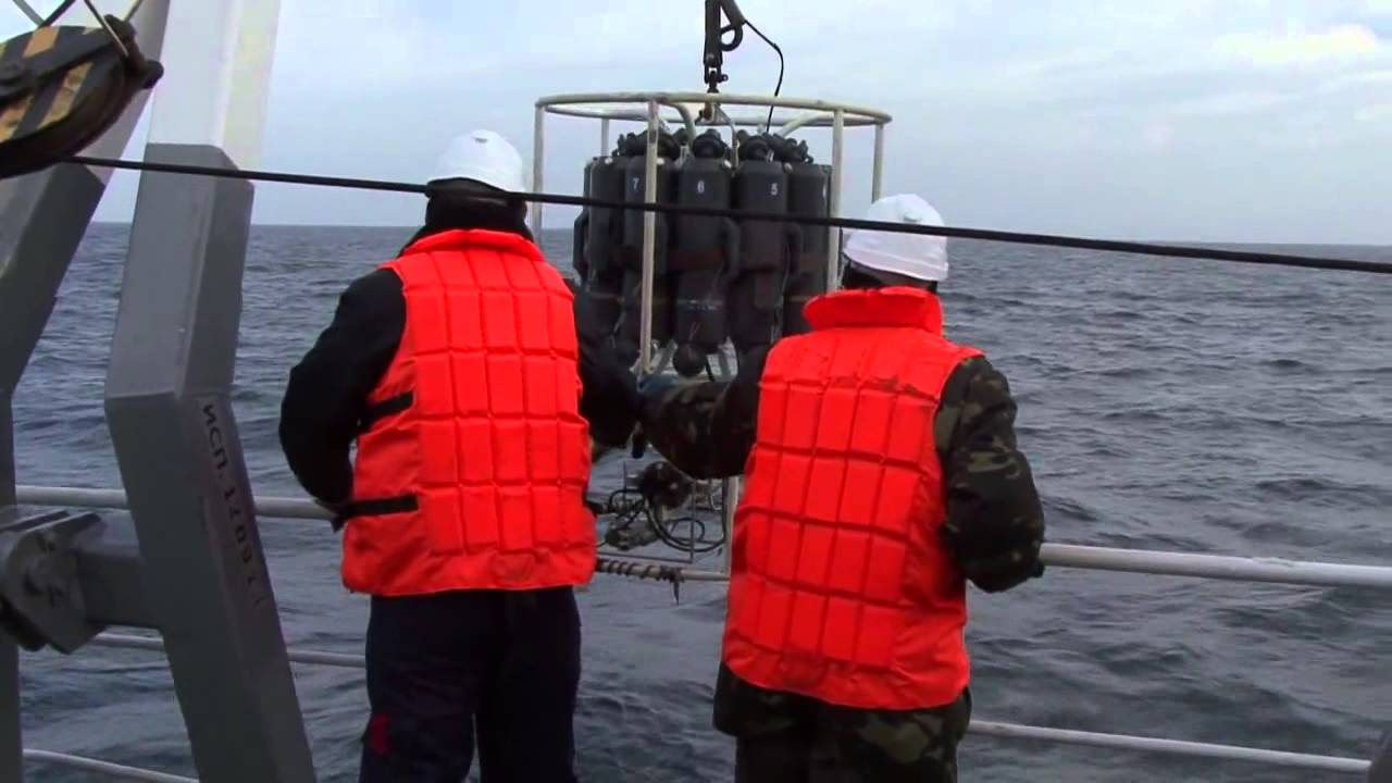 Работа зондирующего комплекса CTD Sea Bird 911 Plus, 78 рейс НИС ...