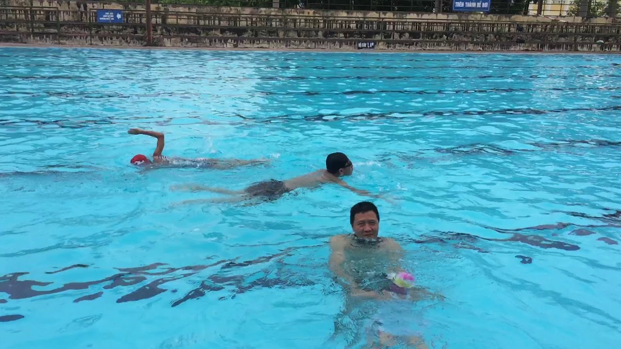 Go swimming in the summer ( mới được 1 tuần tập bơi - kiểu bơi ếch ...