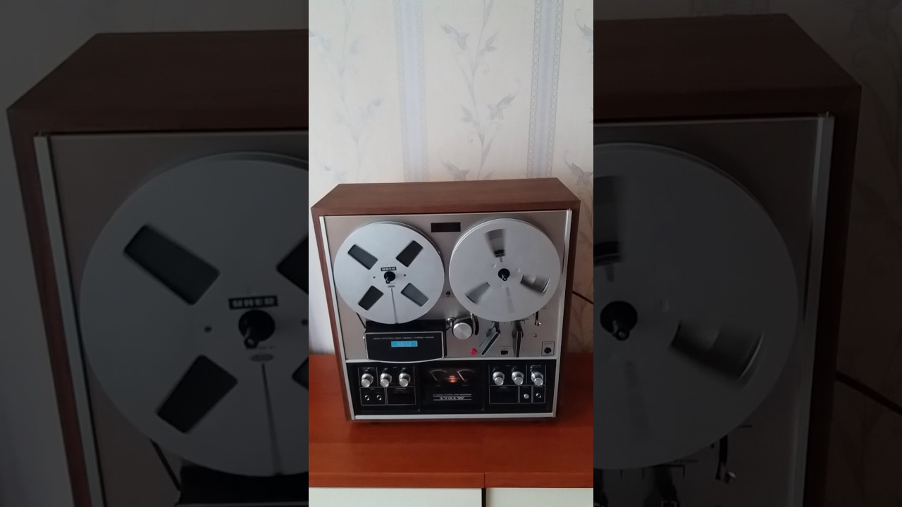 Akai 1731w - YouTube