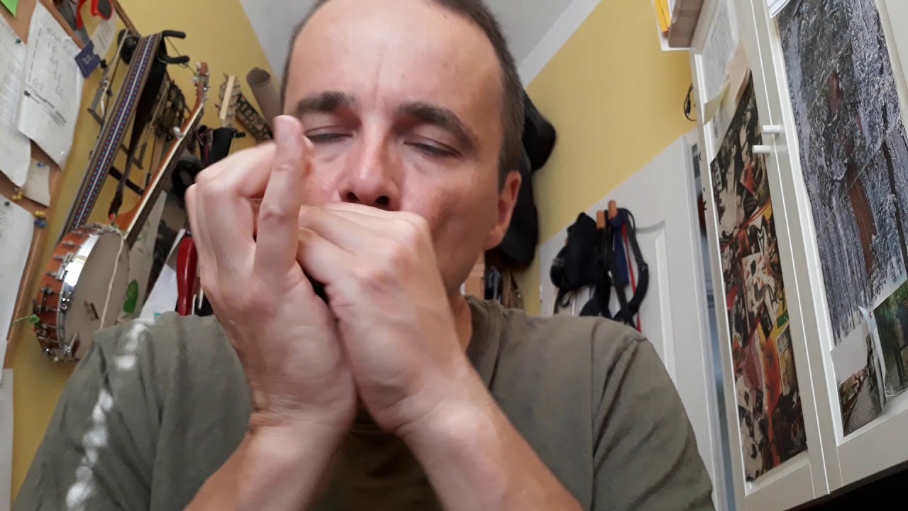 Practicing triplet harmonica C - YouTube