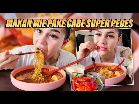 EAT DUT'S SUPER SPICY NOODLES WITH FAT CHILIS‼️