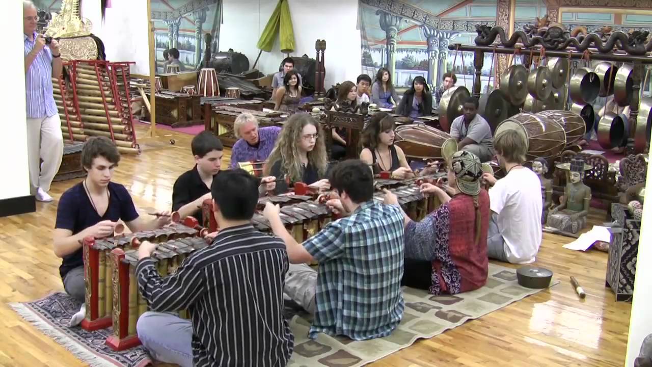 Gamelan Gender Wayang Batel - YouTube