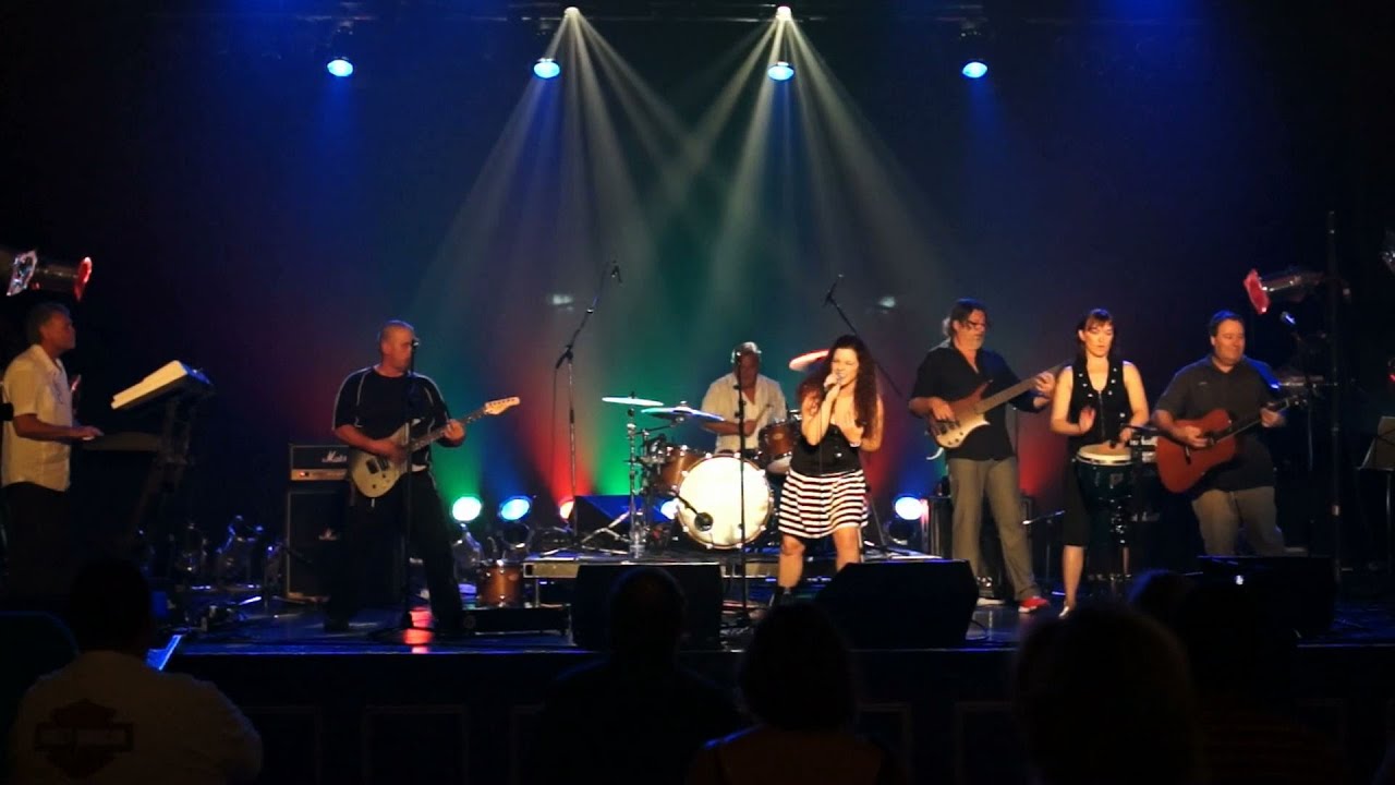 Julie Curly - Je préfère les oranges - Live au National 2015 - YouTube