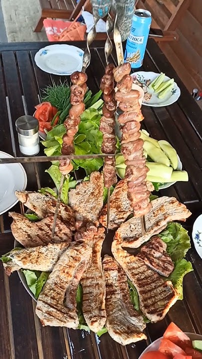 ДАЧНАЯ ЖИЗНЬ! Свиные отбивные и куриные сердечки на мангале👍 - YouTube