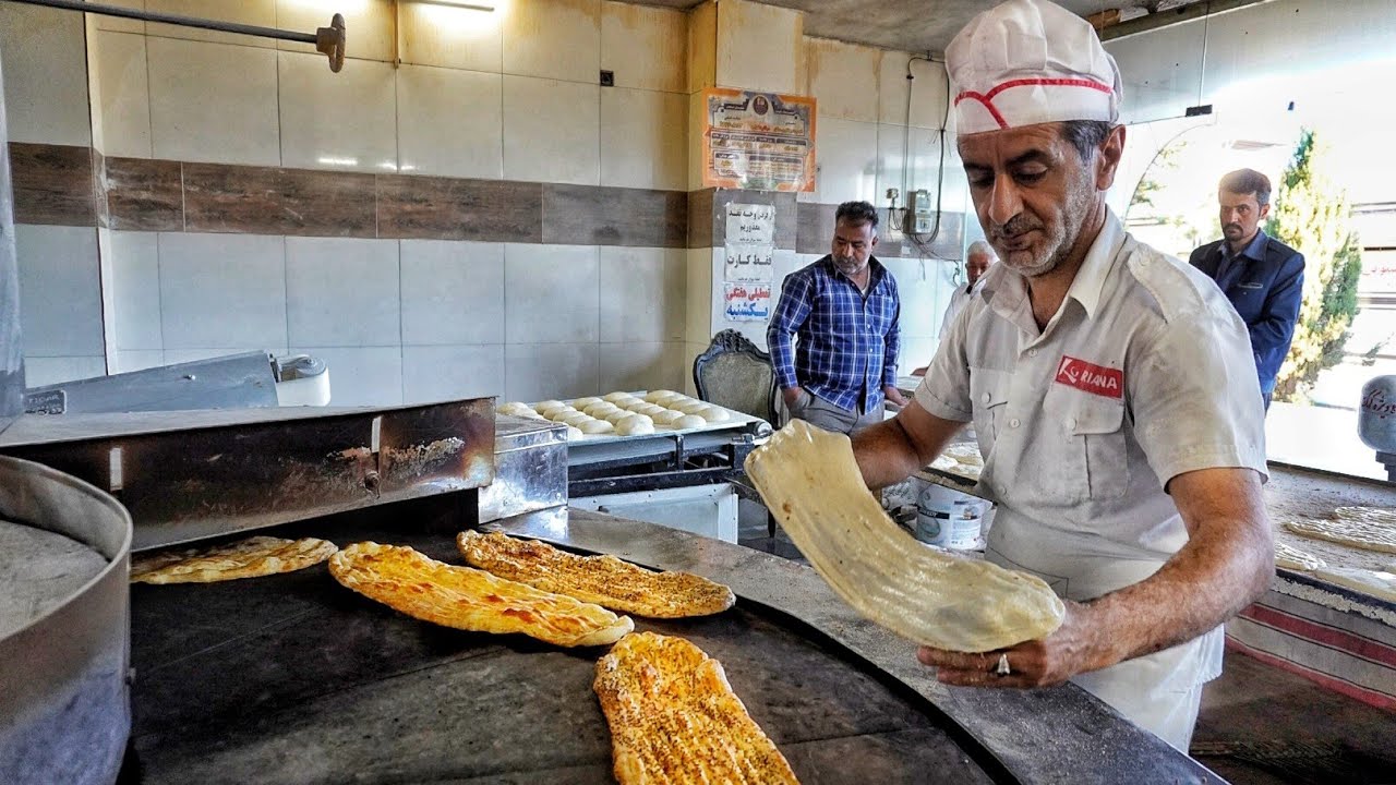 This baker does all the steps of baking Barbari bread himself!|bread ...