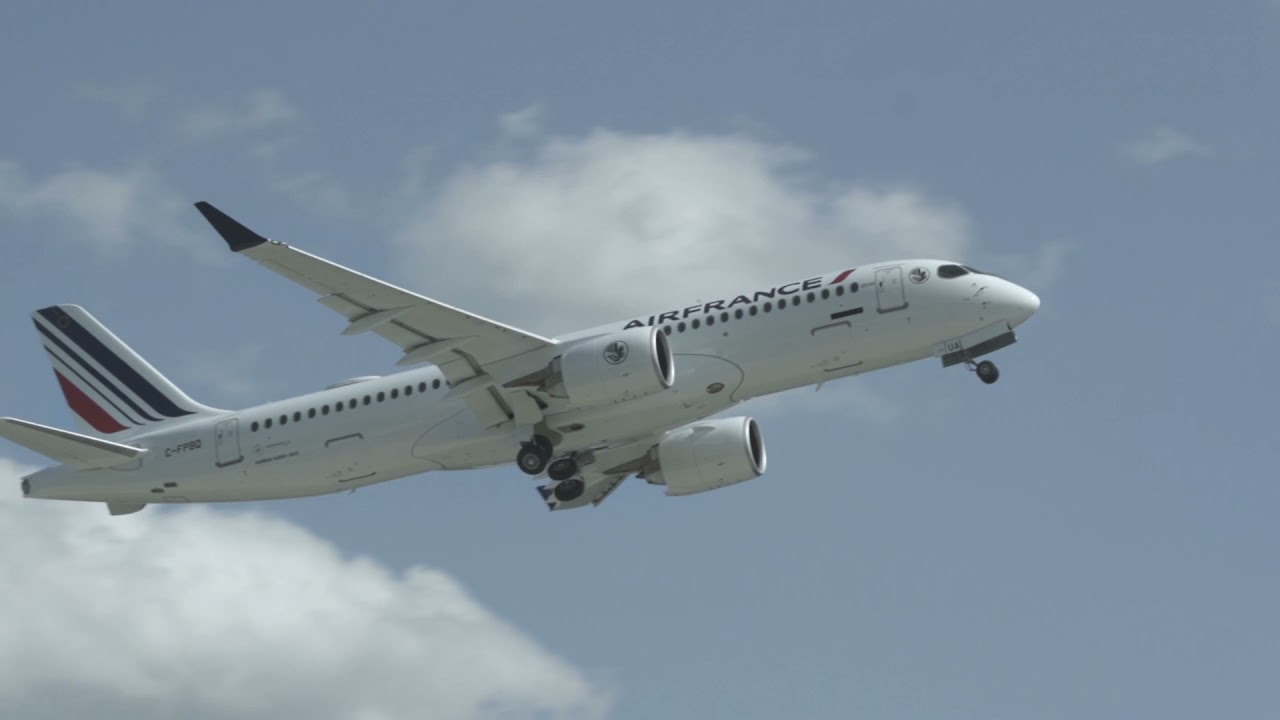 Take off A220 Air France - YouTube