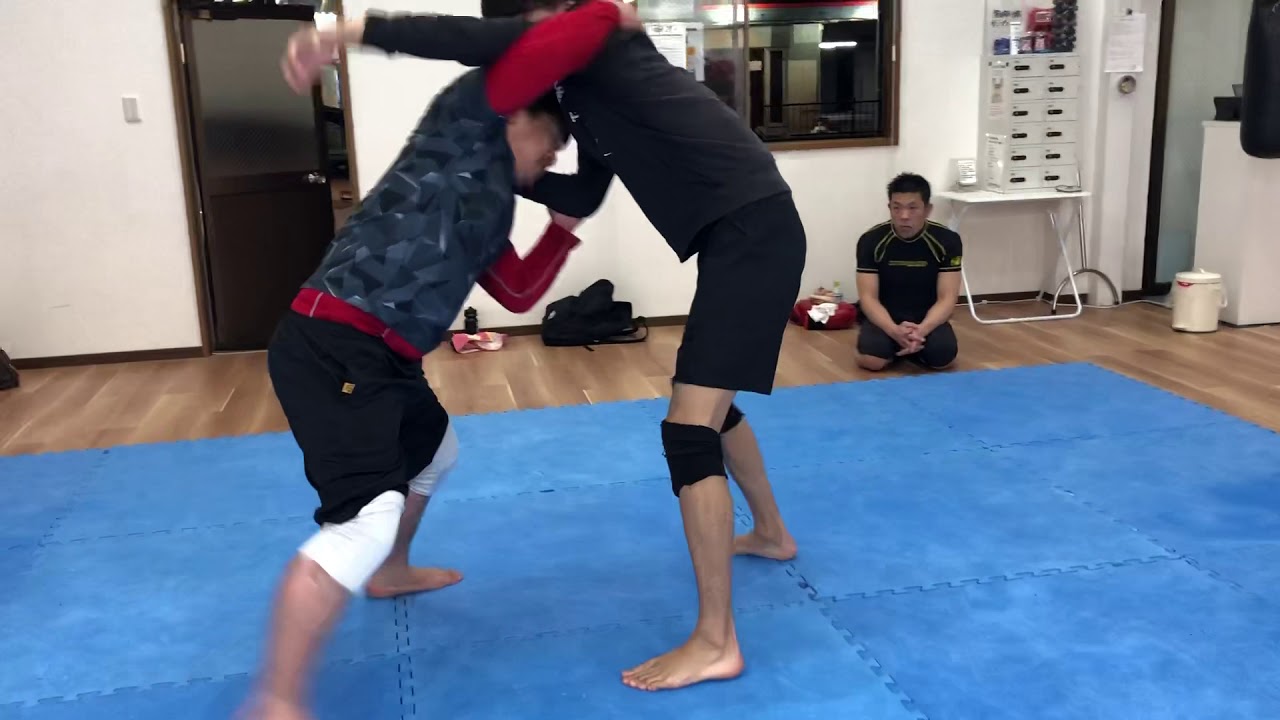 Japanese MMA gym light contact sparring March 17, 2020 尼崎総合格闘技 - YouTube