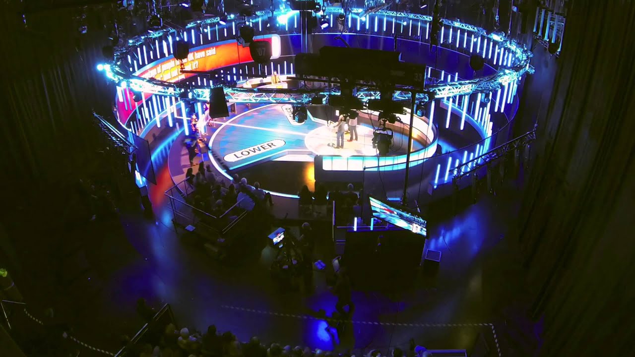 A TV Studio time-lapse of 'Benchmark' - Channel 4 gameshow at MediaCity ...