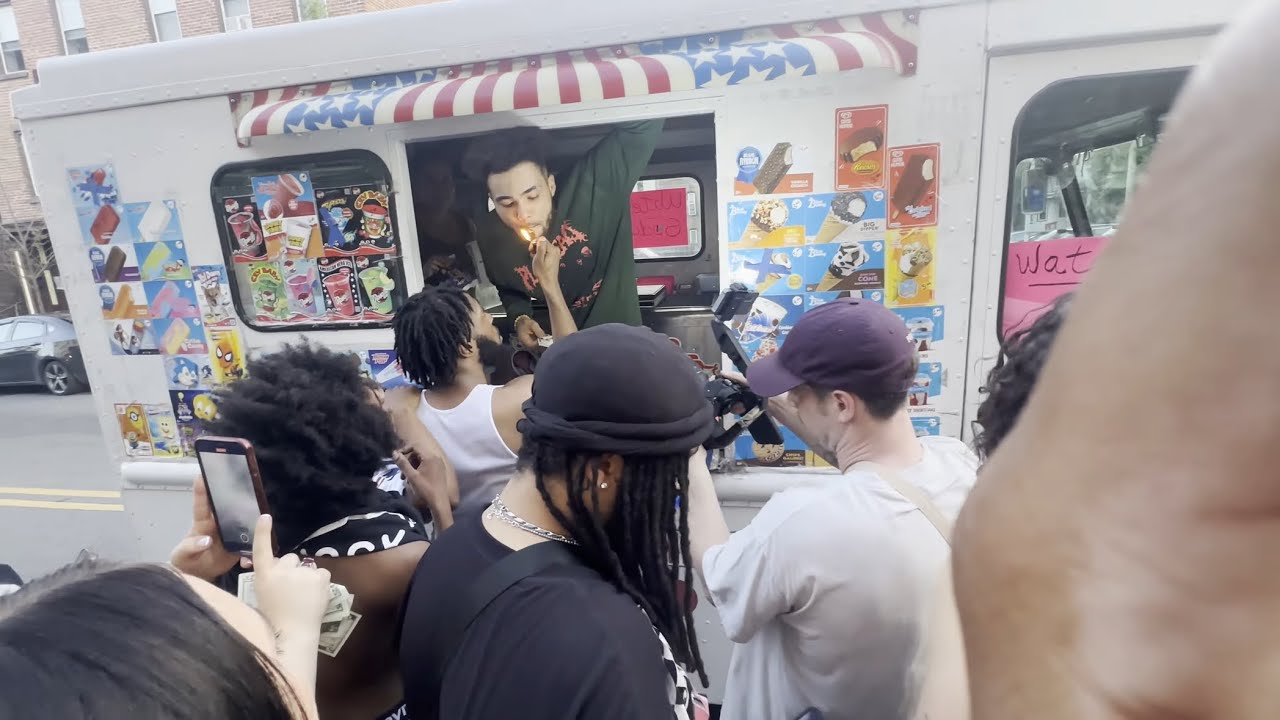 Just Another Plastic Boys Show | VLOG 84 - YouTube