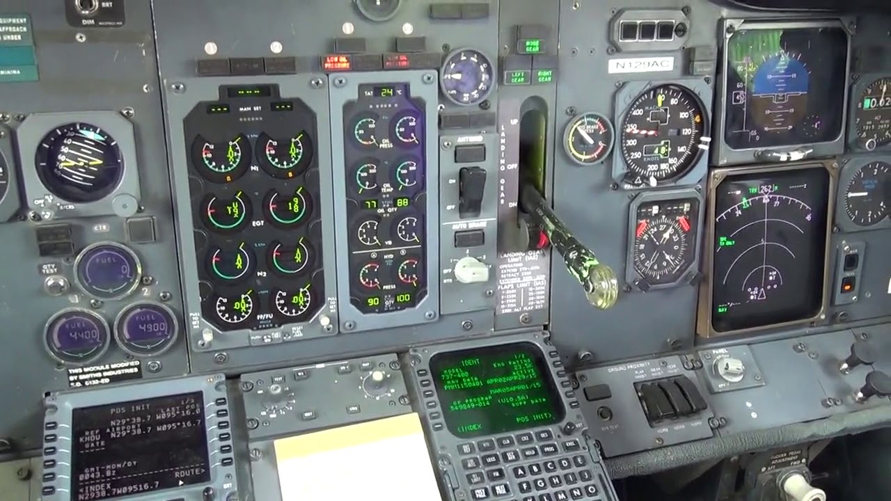 Rotate.Aero - 737-400 Cockpit - YouTube