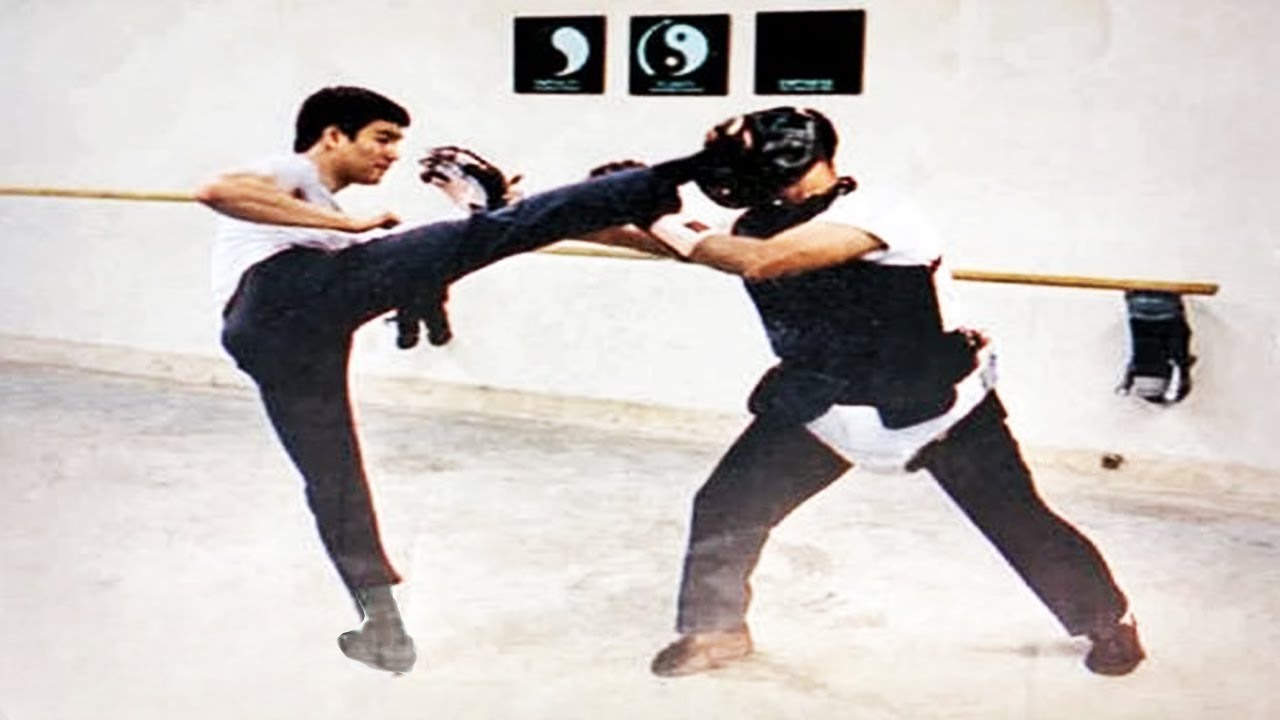 Bruce Lee's Only Real Fight Ever Recorded! NEW AMAZING FOOTAGE - YouTube