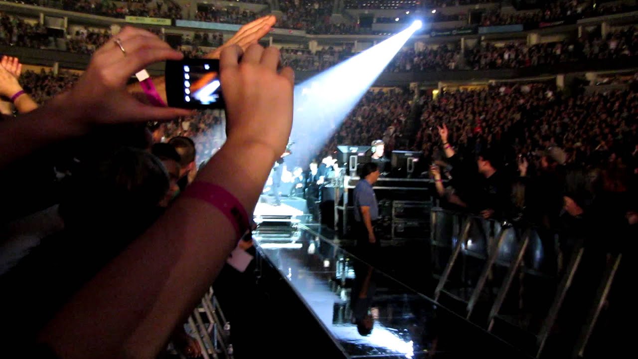 Foo Fighters - My Hero CLOSE UP! - YouTube