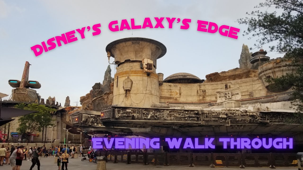 Star Wars Galaxy's Edge Evening in Batuu 4K Walk Through with Droid ...