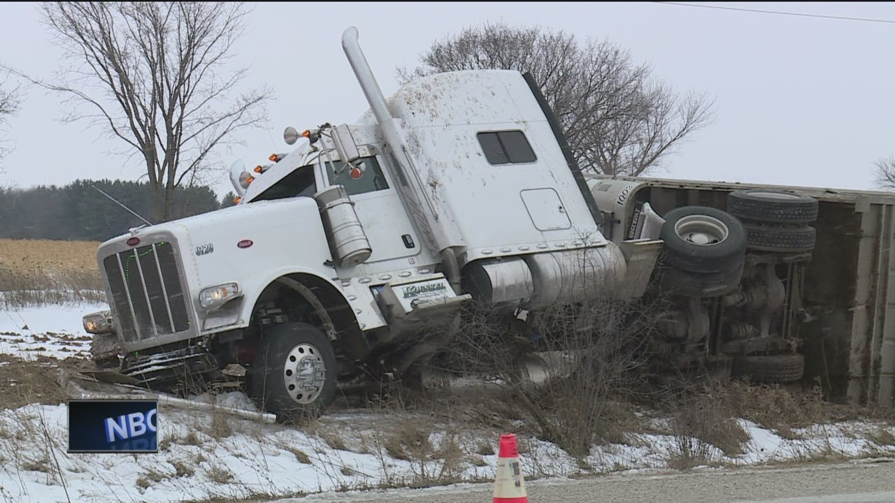 Semi-Truck Cattle Accident - YouTube