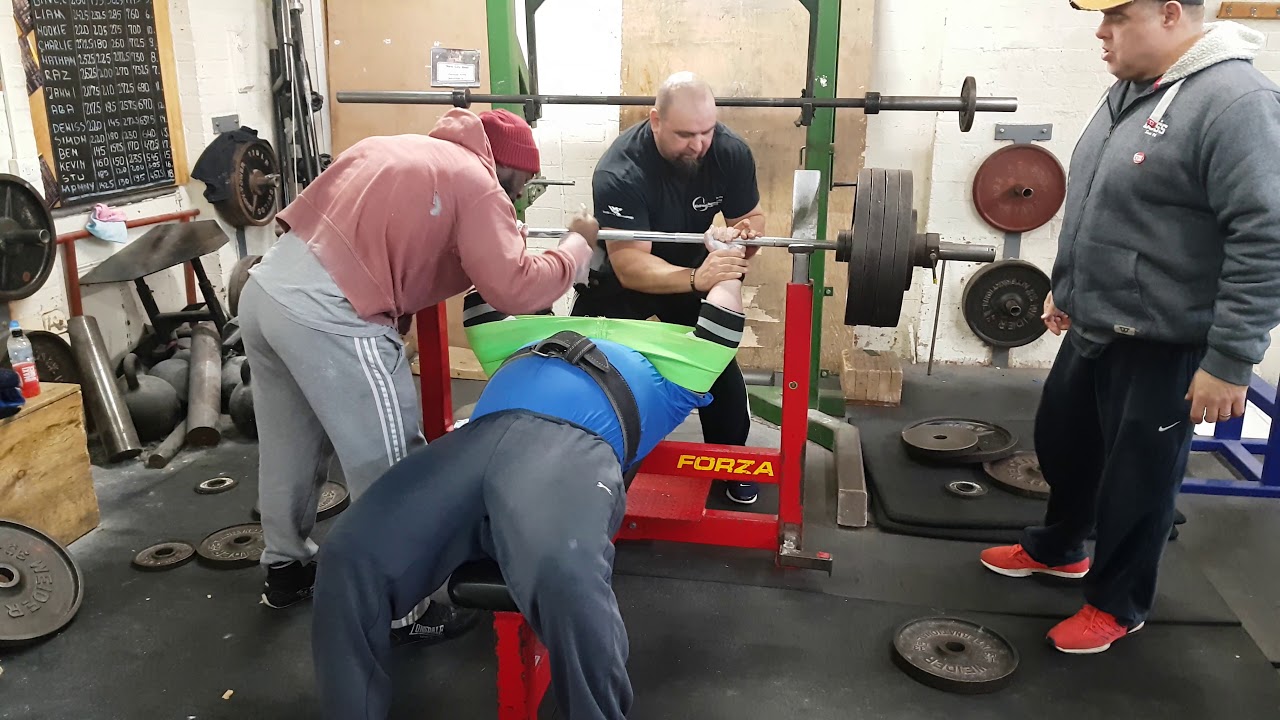 235 kg slingshot bench press - YouTube