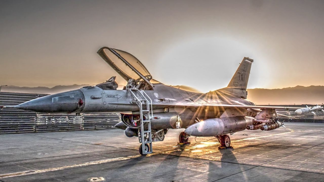 F-16 In Beautiful Sunset Time-Lapse + Taxi And Take-Off - YouTube