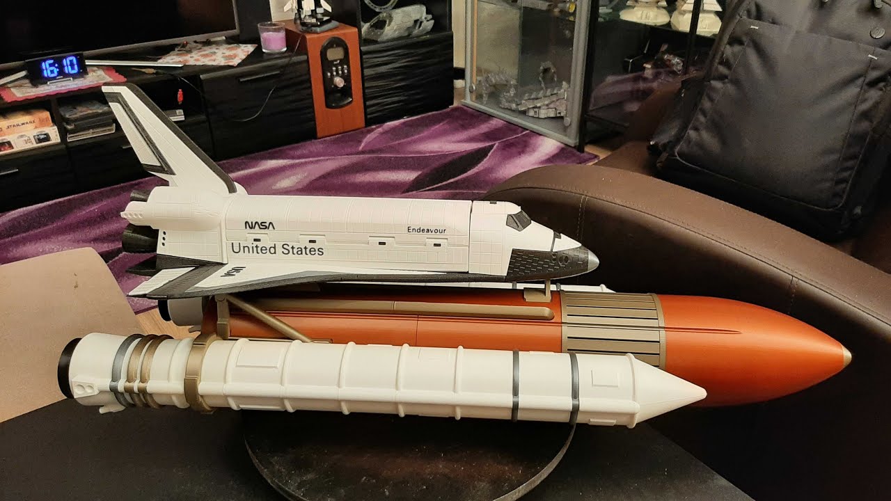 Booster Pack for the Space Shuttle Edeavour - YouTube