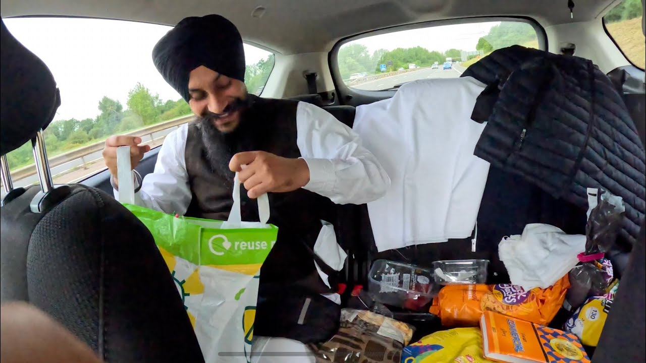 Sadi Car Ghat te Grocery Store Jyada hai 😂| UK TOUR 2023 | VLOG 483 ...