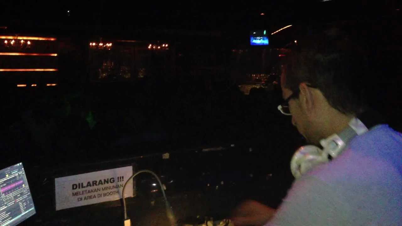 NDKj @ Embassy (Bandung,Indonesia) 24nov2012_pt01 - YouTube