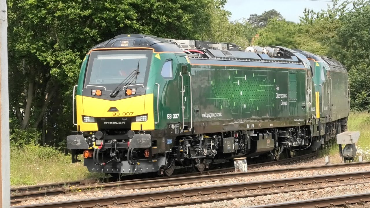 Stadler Tri-mode class 93’s on test at Retford - YouTube