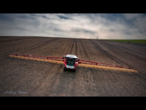 Rowles Farm, Field Spraying - YouTube