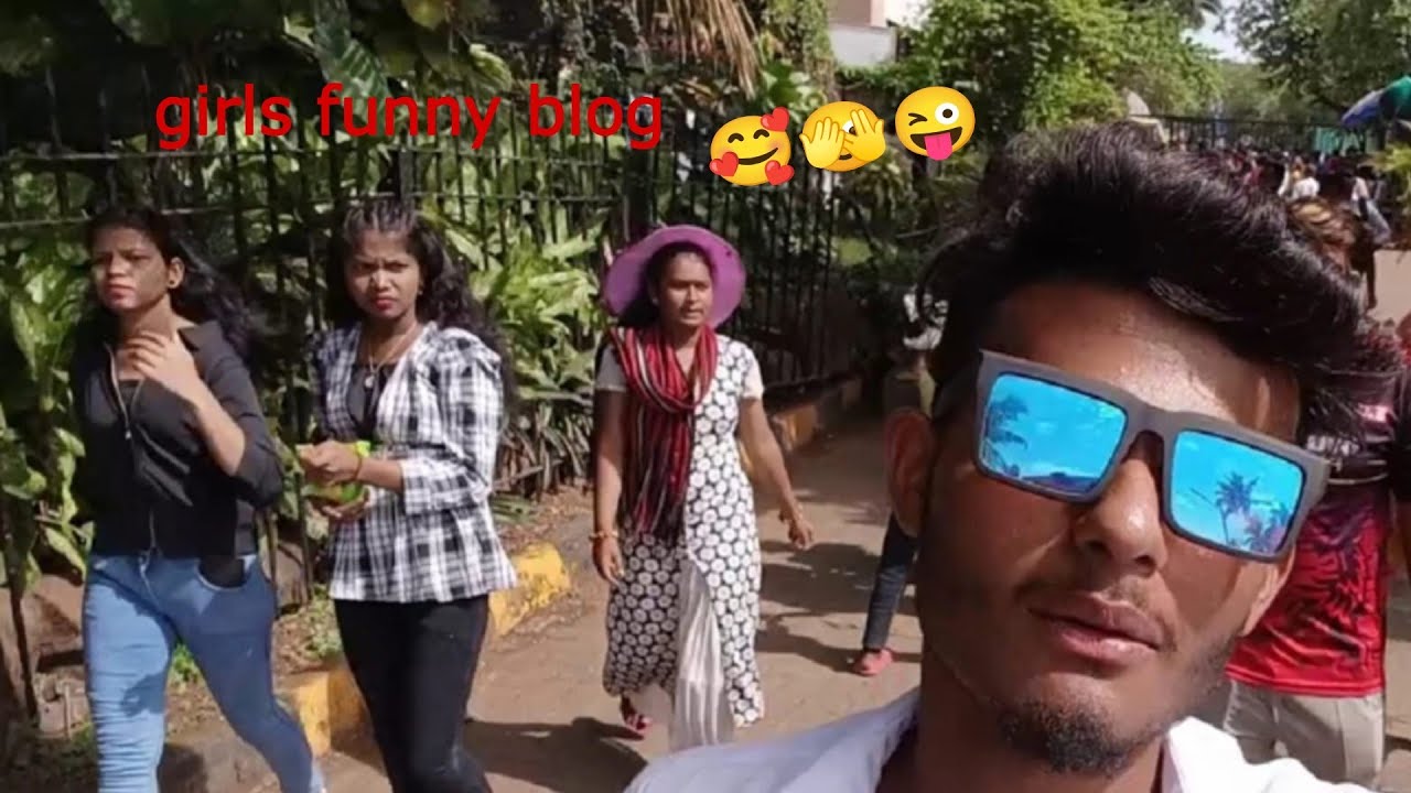 girls reaction funny vlog 🥰🫣 #viral #trending #youtubeshorts - YouTube