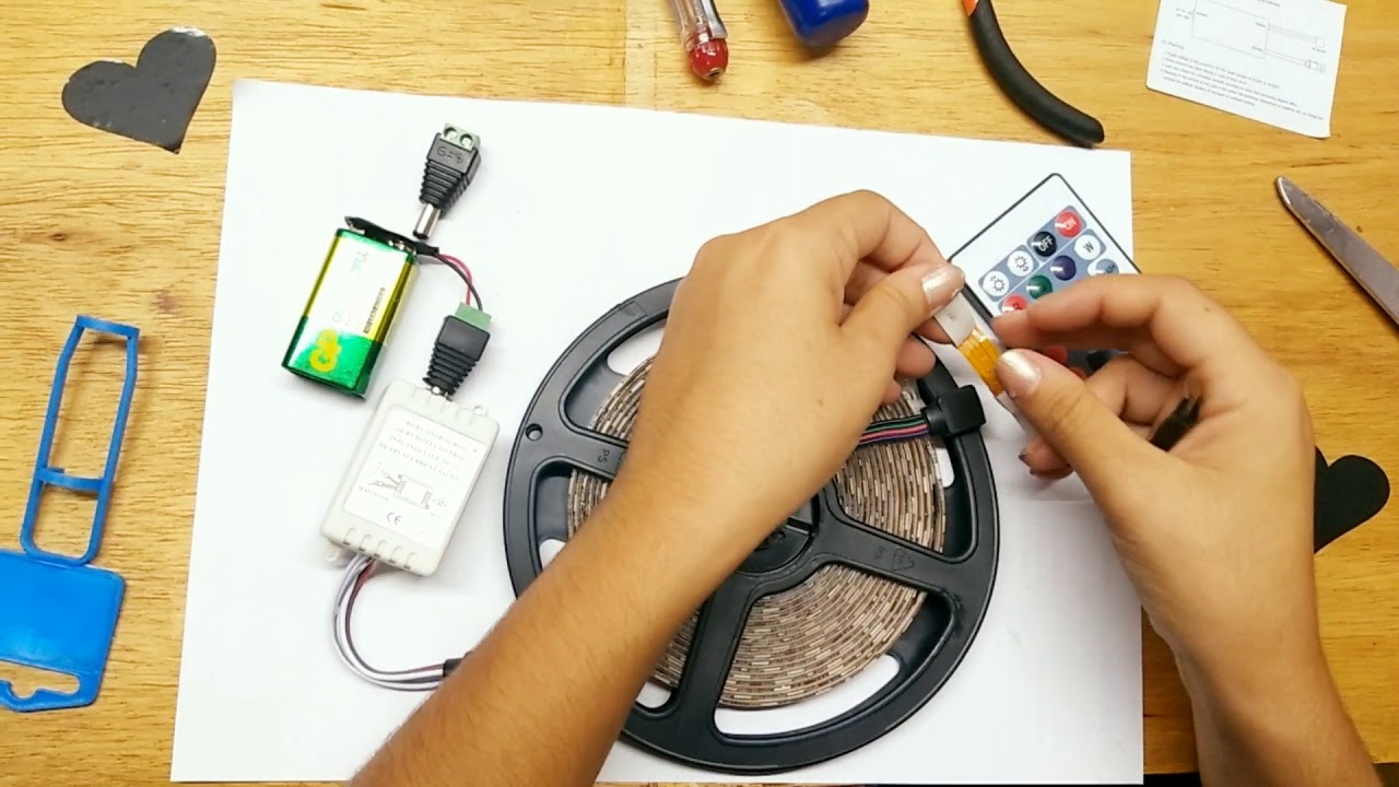 Como ligar uma fita LED na bateria ( pilhas) (Sem complicações) - YouTube
