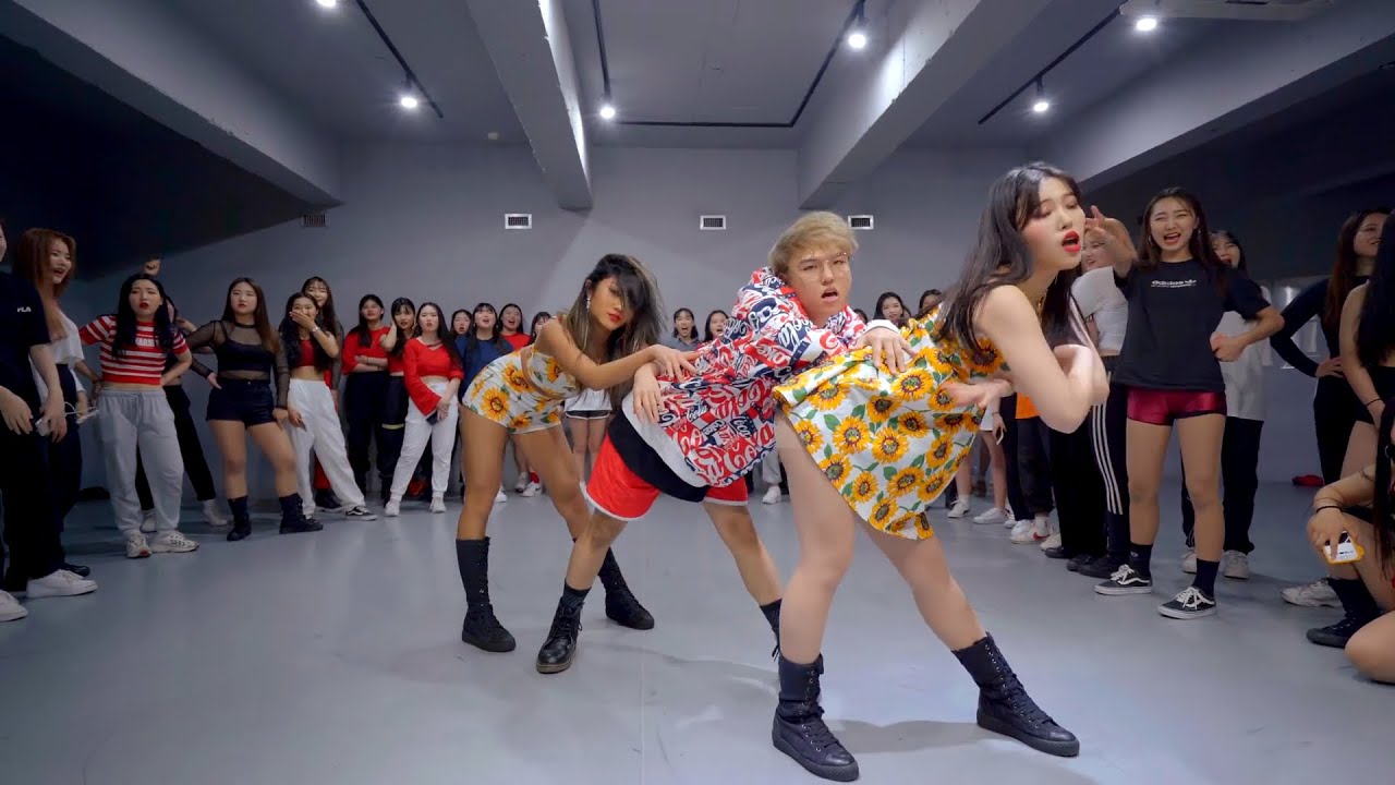 빨개요 - 현아 || Dance Cover || Choreography by MOOD DOK - YouTube