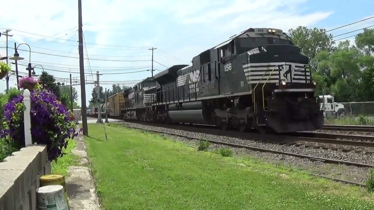 NS 10N with NS 1156 in Macungie - 6/11/16 - YouTube