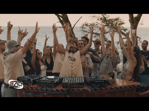 Adrián Mills Summer Throwback DJ Set | Nostalgic Edition