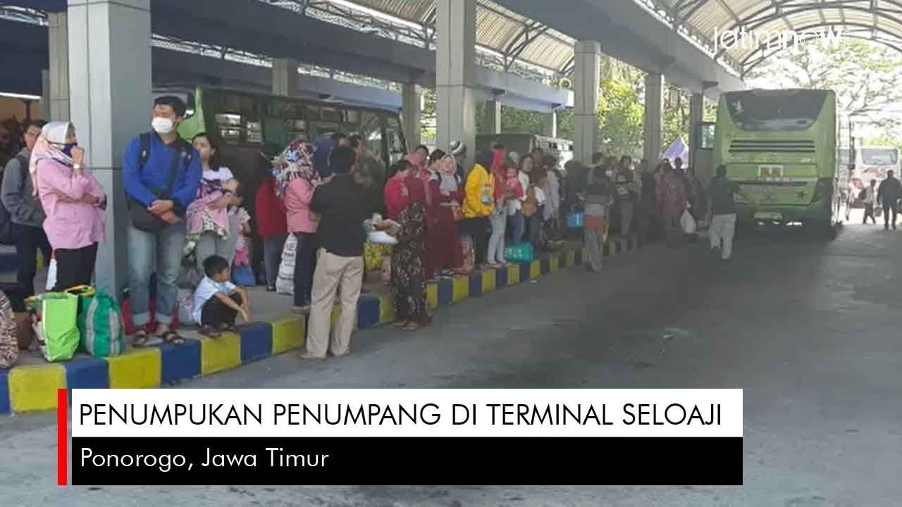 Penumpukan Penumpang di Terminal Seloaji - YouTube