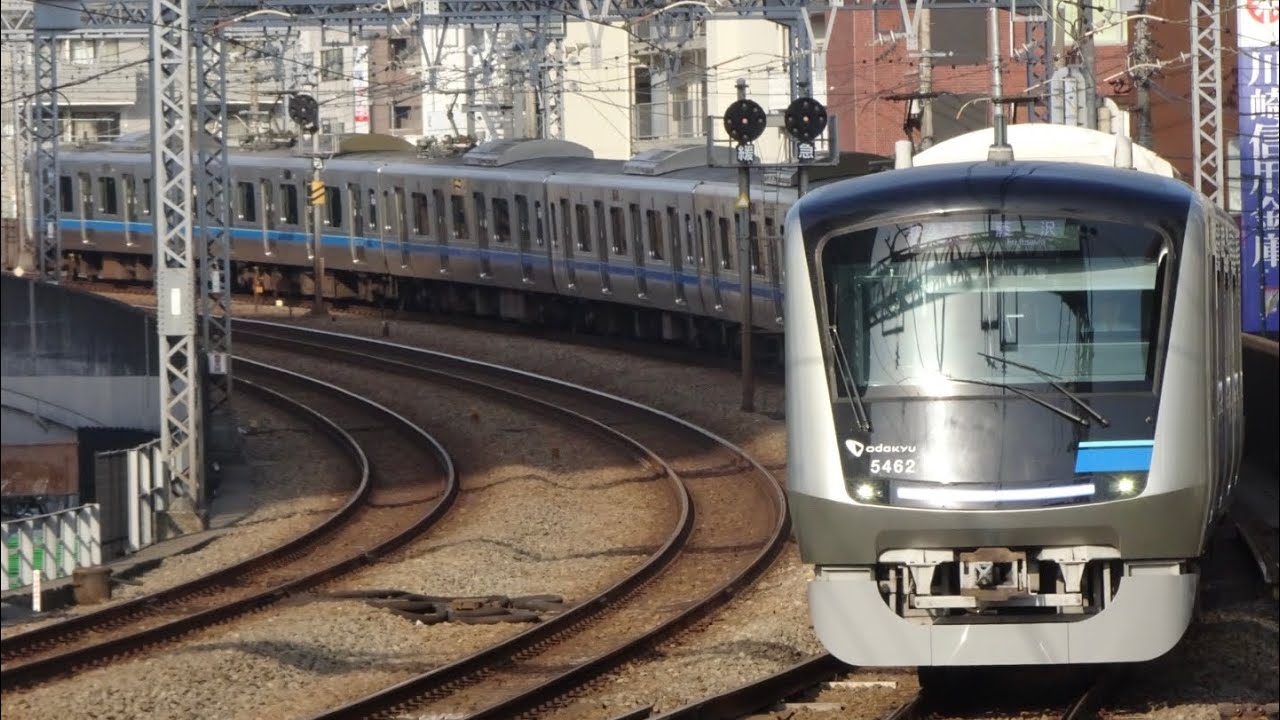 2025 3.25 小田急線向ヶ丘遊園駅にて5000形5062fが快速急行藤沢行きとして2番線を通過 - YouTube